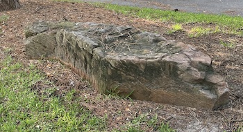 triangle_stones